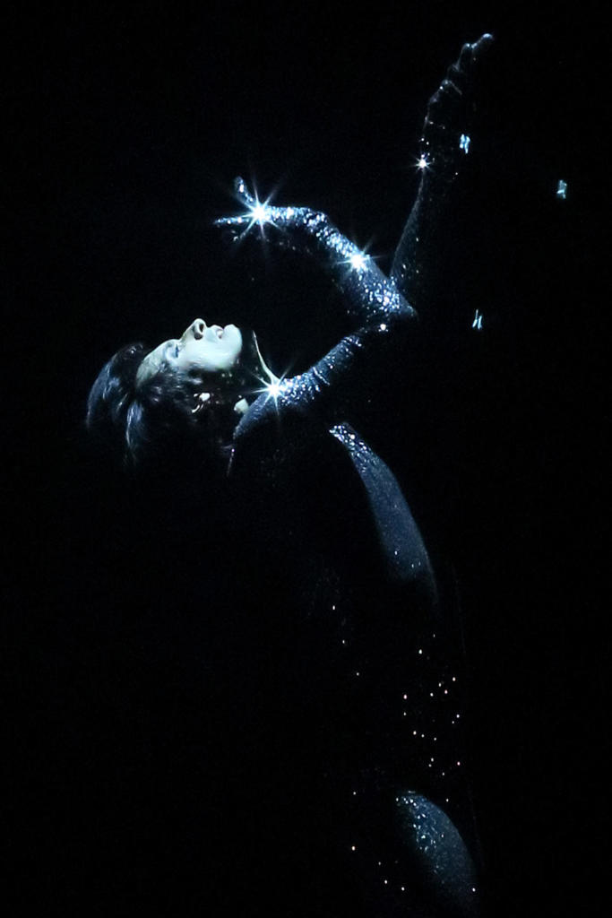 Men in Motion production gallery | London Coliseum